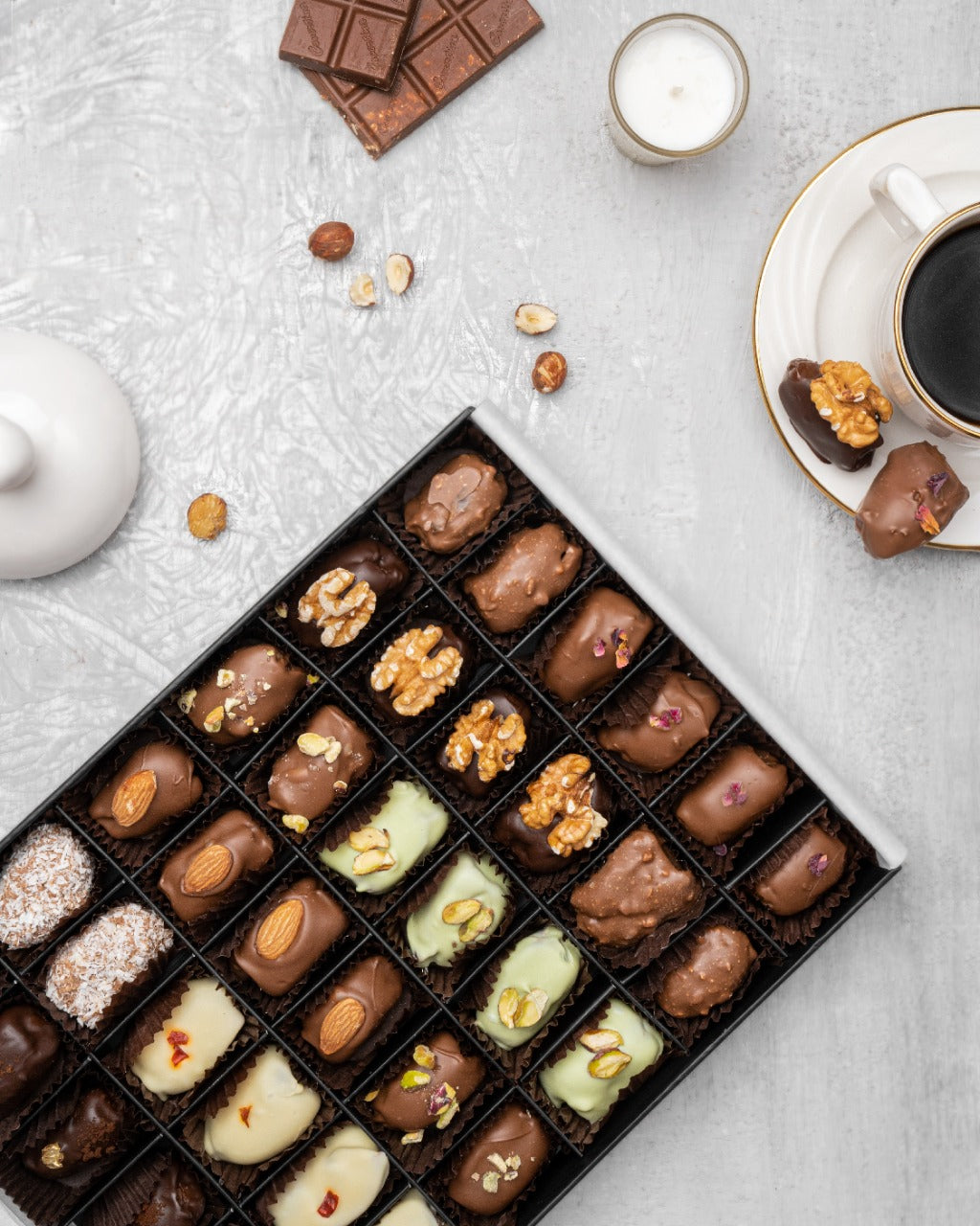 Deluxe Chocolate Dates Gift box price in Egypt – alyaadates
